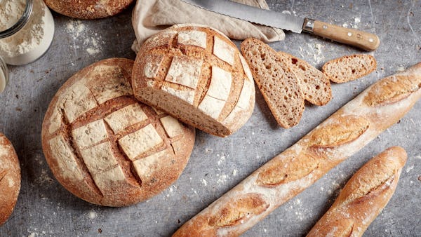 Crackers en knäckebröd groeiparels in broodvervangers